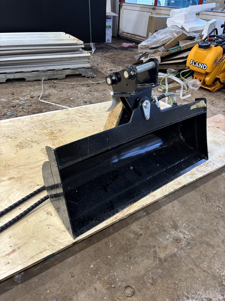 39" Mini Ex Tilt Bucket - Gravel Ride Equipment